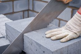 L'architecture hostile : une analyse du design d'exclusion dans les espaces publics - Cours BTP